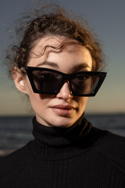 Ex-Pat Frame - Black – Heidi Merrick