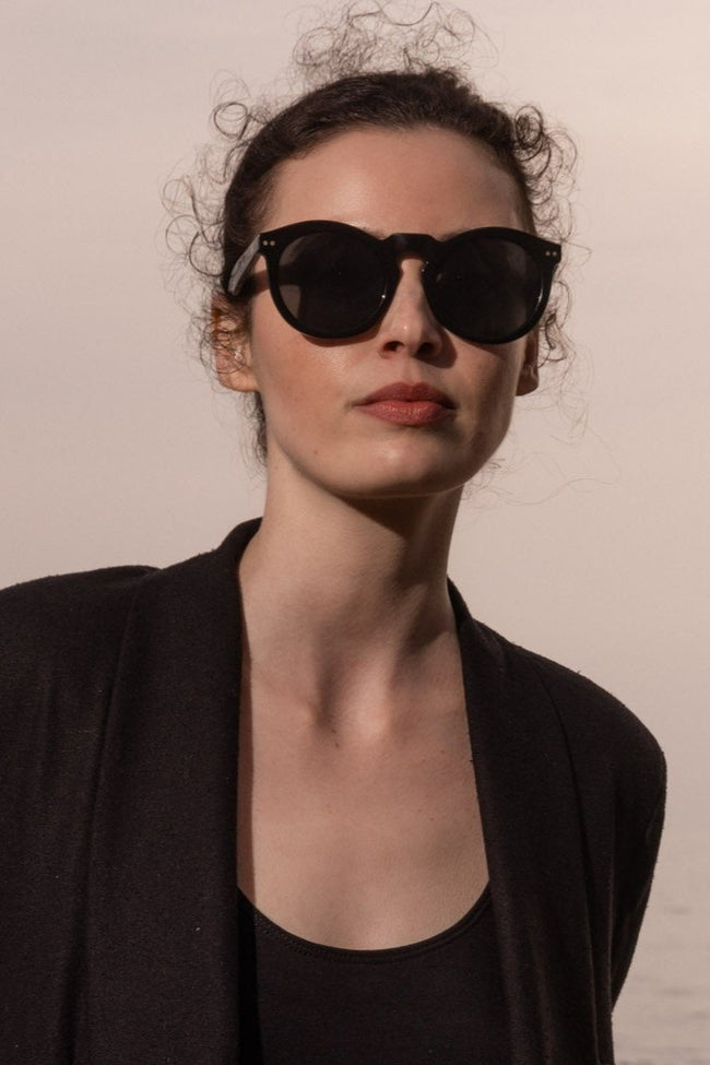 Ex-Pat Frame - Black – Heidi Merrick